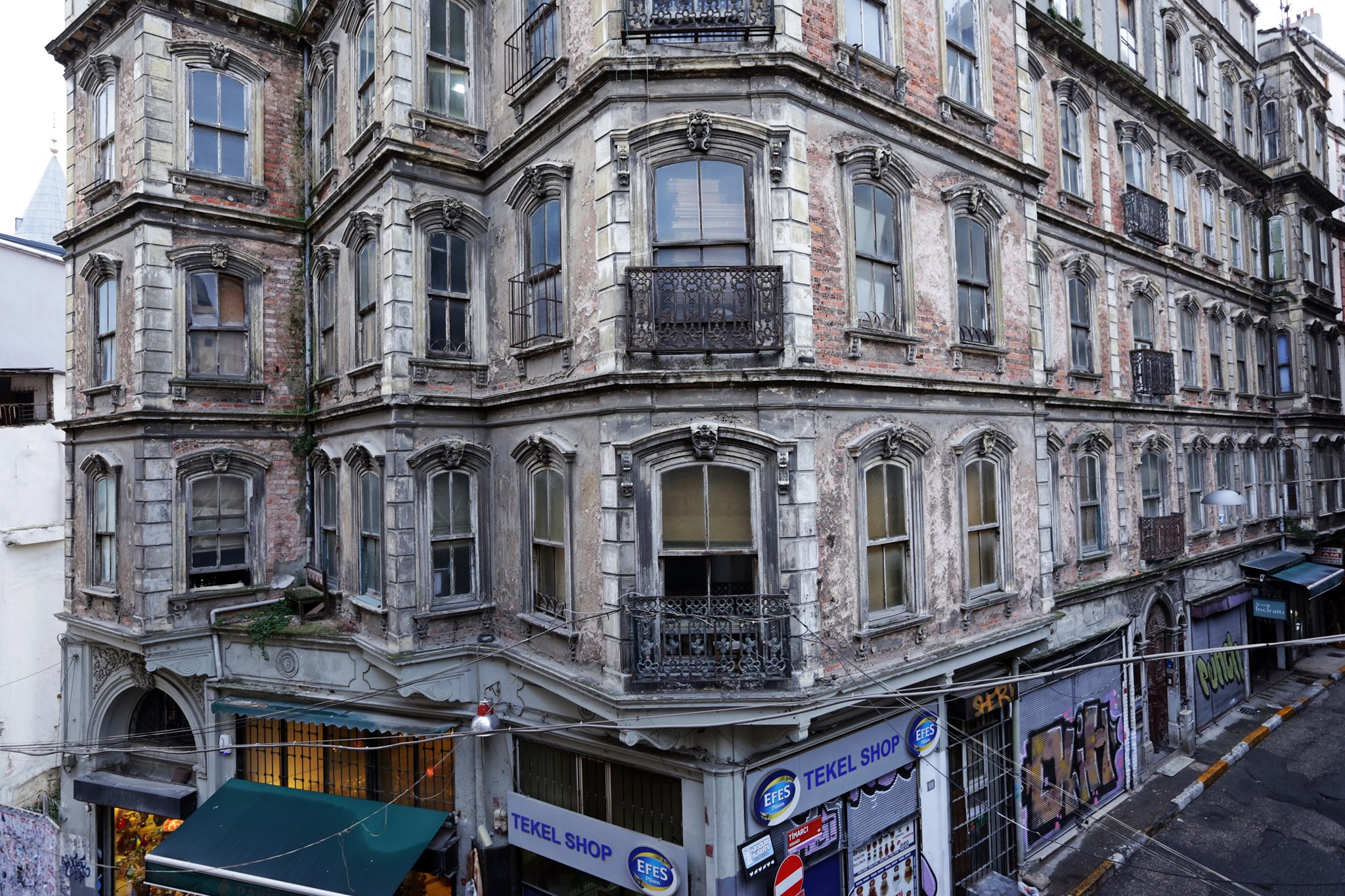 Meroddi Barnathan Hotel - OtelVitrini.Com